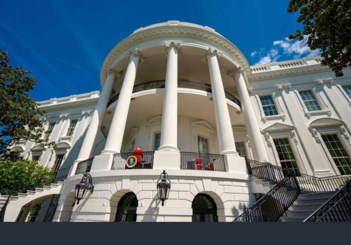 Trump Advances Private White House Ballroom Project | politicallines.com