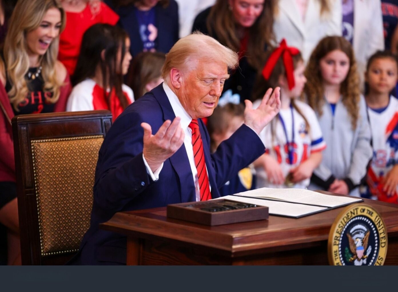Trump Plans Bill Signing Tonight | politicallines.com